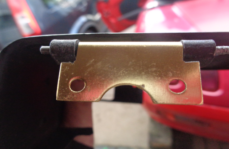 DIY repair of roof flaps